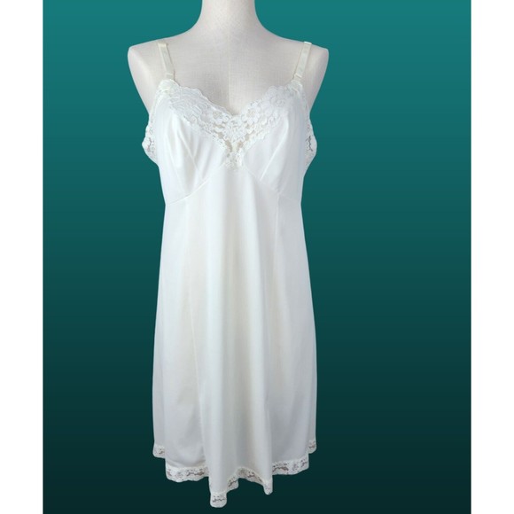 Gossard Artemis | Intimates & Sleepwear | Vintage Lacy Antron Iii Full ...